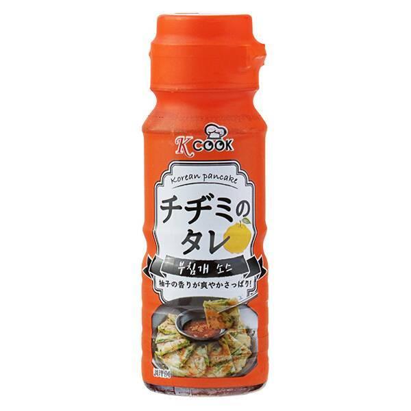 醤油ベースに唐辛子やにんにく入りで本格的なピリ辛のチヂミタレです。■原材料　しょうゆ、水あめ、醸造酢、砂糖、柚子糖漬け、濃縮レモン果汁、食塩、にんにく、唐辛子粉、濃縮加糖柚子果汁、植物油脂、ごま、乳酸菌入り緑茶粉末／酒精、着色料（カラメル、...