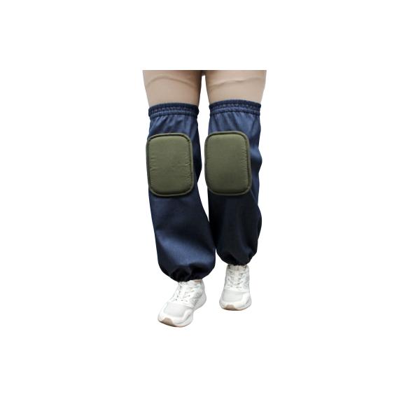 庭作業や家事、DIY作業の時にひざをついても痛くない「ひざパッド」です。表は撥水加工された人気のデニム調なので、水濡れも気にならず、汚れても気軽に洗えます。床拭きなどの室内でも便利です。■サイズ(約):長さ55×25cm ■重さ(約):10...