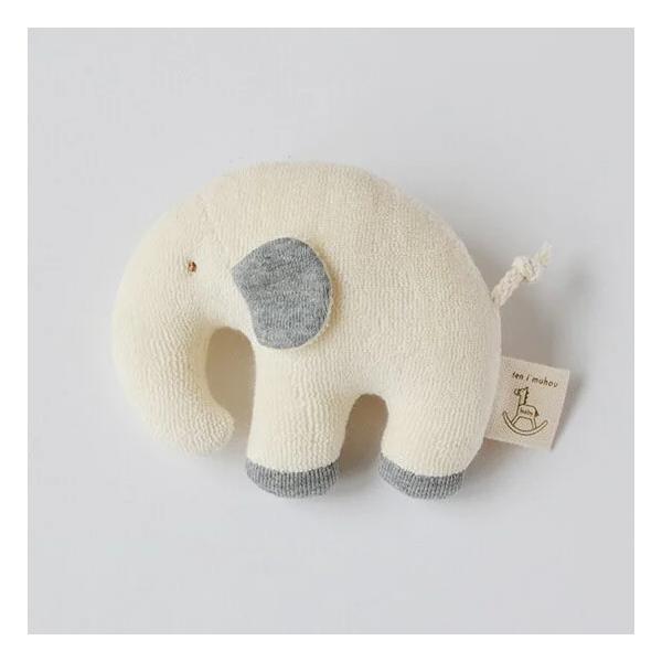 ギフト対応：可ネコポス：不可●おもちゃ名称　がらがら　ぞう素材　表地：綿（オーガニックコットン）100％、中綿：ポリエステル100％、鈴：プラスチック、しっぽ：綿100％サイズ　幅：約10cm、厚み：約5cm、高さ：約9.5cm ※しっぽを...