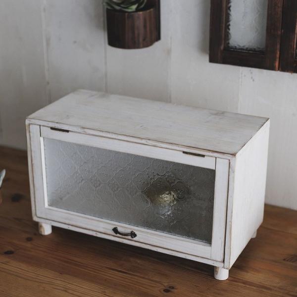 【発売日：2024年02月19日】フローラ　スパイスラック調味料を整理して収納できるケースです。キッチンをスッキリと見せます。両面仕様で片面は花柄を施したガラスの引き上げ扉で反対側はウッドの開閉扉でアイランドキッチンでのご使用でもストレスフ...