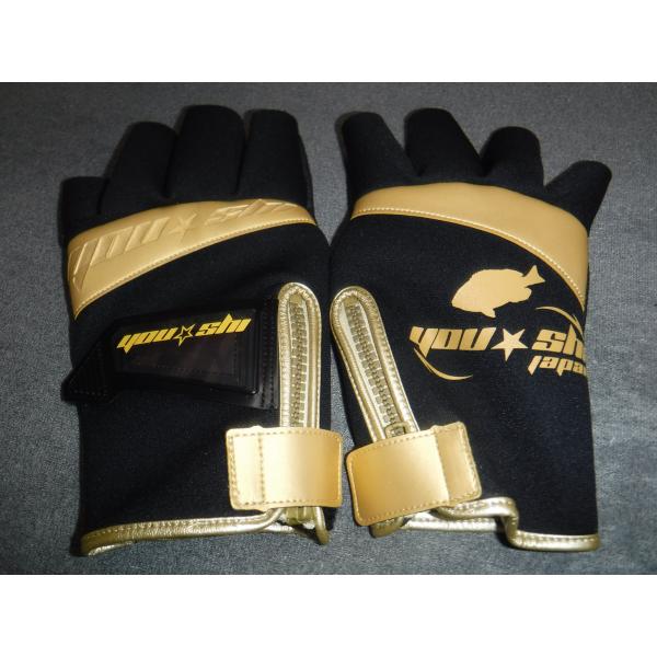 日本製柔軟性、追従性の高い日本生地を使用し日本国内で縫製も行いました。ファスナー式でフィット感が高いのに脱ぎ着もラクラク。オリジナルマグネットパーツが針交換時に活躍することでしょう。