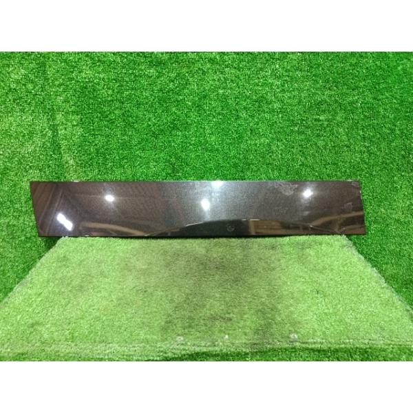 **** 商品説明を必ずご確認ください ****部品管理番号：202503000219900メーカー純正品番：68345-B1010部品名：右スライドレールカバーメーカー代替品番：68355-B1010-C0部品区分：リサイクル品管理品番：...