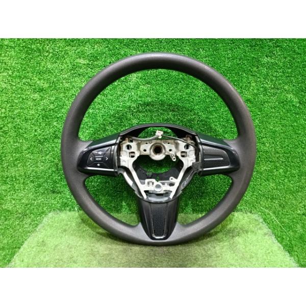**** 商品説明を必ずご確認ください ****部品管理番号：202503000270100メーカー純正品番：45102-B1230-C1部品名：ステアリングホイール部品区分：リサイクル品管理品番：オーディオスイッチ 純正車名：タンク車両タ...