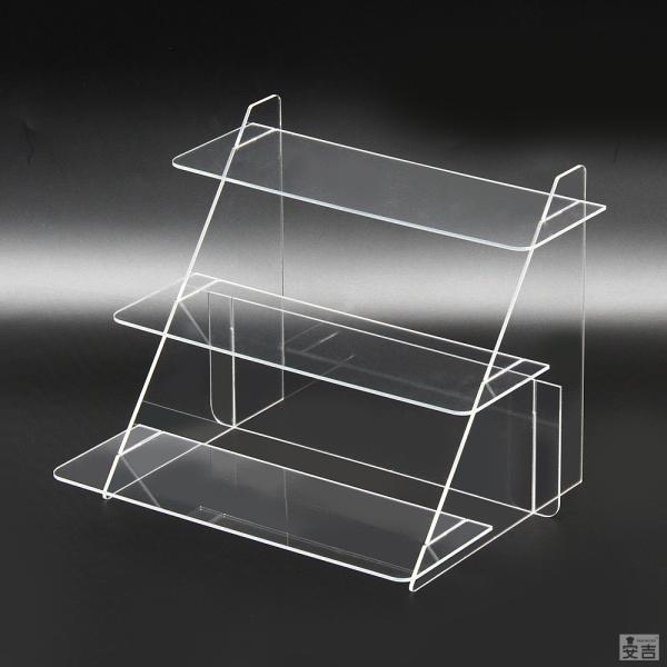 【サイズ】(約)幅300mm×奥行245mm×高さ238mm【展示部分の棚板サイズ】幅254mm×奥行100mm2段目以降の上段からせり出している部分奥行(約)60mm【棚間】(約)90mm【棚数】3段【材質】アクリル樹脂【板厚】2.5mm...