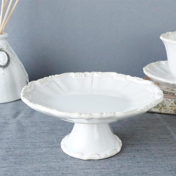 ノブレス ケーキスタンド Sサイズ(約)直径15×高さ7×土台直径7cm材質：陶器<原産国:中国お届け方法：宅配便注意事項食洗機・電子レンジ・オーブン使用可製造工程上、商品により釉薬の濃さや柄の出方が異なります。また生産ロットにより色...