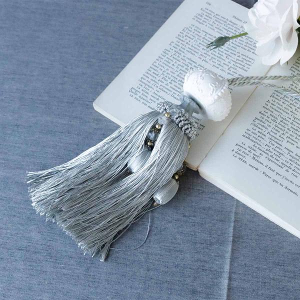 ブランド：Mathilde M/マチルドエム商品名：フレグランスタッセル香りマーキーズA貴婦人をイメージした上品で優雅な香り。マーキーズB貴婦人をイメージした上品で優雅な香り。コットンフラワー洗いたてのコットンリネンのようなやわらかな香り。...