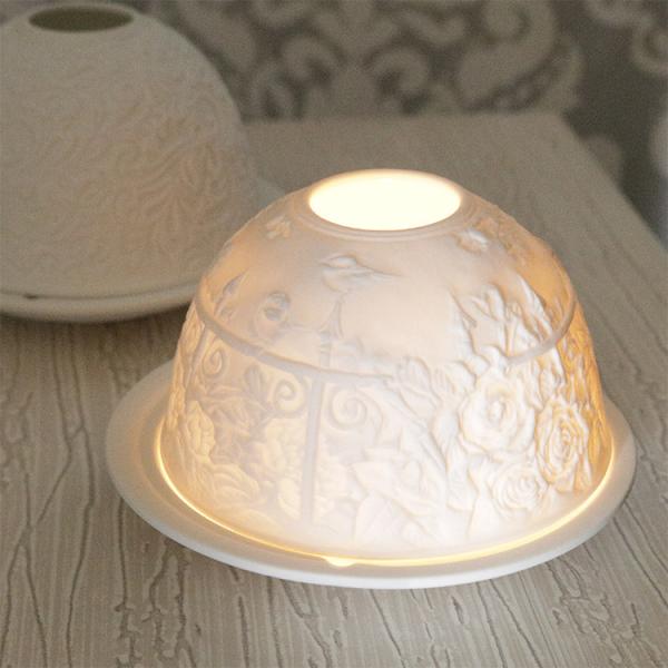 商品名:マチルドエム キャンドルホルダーカラー下記2種類よりお選びください。アラベスクジャルダンアンフルールサイズ(約):直径12×H8cm生産国:中国お届け方法宅配便メール便不可注意事項写真撮影時の光の加減により実際の色と若干異なる場合が...