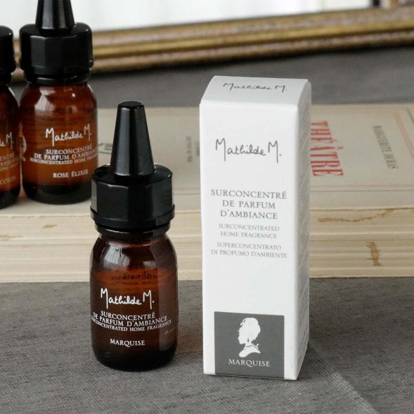 ブランド：Mathilde M/マチルドエム商品名：アロマオイル香りマーキーズ貴婦人をイメージした上品で優雅な香りコットンフラワーコットンリネンの様なやわらかな香り。ローズエリクサー花の女王であるローズの高貴な香り。サイズ(約)・容量箱/横...