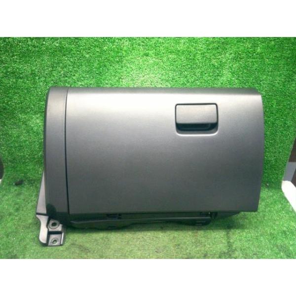 **** 商品説明を必ずご確認ください ****部品管理番号：230111000370210部品名：グローブBOX部品メーカー品番：GJE8-64281部品区分：リサイクル品車名：アテンザ車両タイプ名：ステーションワゴン通称型式：GJ2AW...