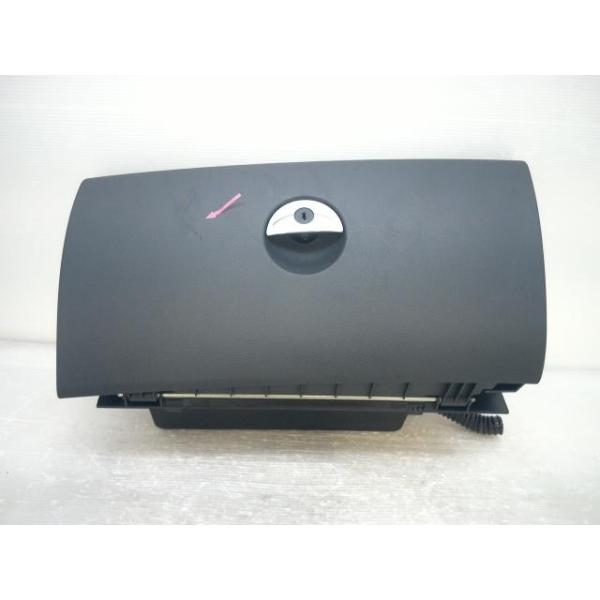 **** 商品説明を必ずご確認ください ****部品管理番号：230831000170210メーカー純正品番：51166959972部品名：グローブBOX部品メーカー品番：7056608部品区分：リサイクル品車名：BMW ミニ車両タイプ名：...