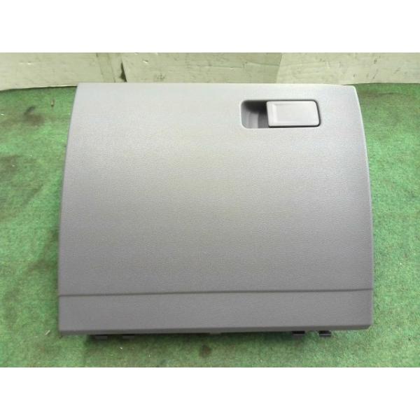 **** 商品説明を必ずご確認ください ****部品管理番号：250916000370210メーカー純正品番：2GN857121A部品名：グローブBOXメーカー代替品番：2GN857101H部品区分：リサイクル品車名：VW T-クロス車両タ...