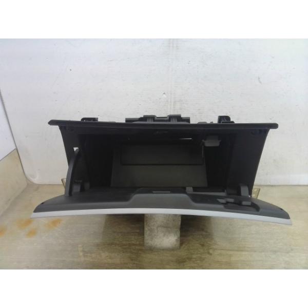 **** 商品説明を必ずご確認ください ****部品管理番号：260309000670210メーカー純正品番：77500-SZT-E11ZA部品名：グローブBOX部品区分：リサイクル品車名：ＣＲ−Ｚ車両タイプ名：3Dクーペ通称型式：ZF1認...