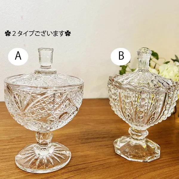 立体感のある模様が美しいガラスポットが登場しました！模様が繊細で綺麗！２タイプ並べてもカワイイピアスや指輪などのアクセサリーはもちろん、雑貨小物、お菓子、キャンディーを可愛く収納してくれます。私のおすすめはキャンドルホルダーです！LEDキャ...