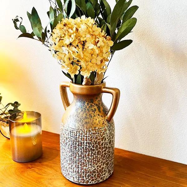 目を引くカワイイフラワーポットが登場しました！個性的ですが様々なお部屋に溶け込みナチュラルにオシャレに。他とは違うデザインで魅力的！置いておくだけでインテリアのアクセントにもなります！素材上水が染み出る場合がございますので、ドライフラワーな...