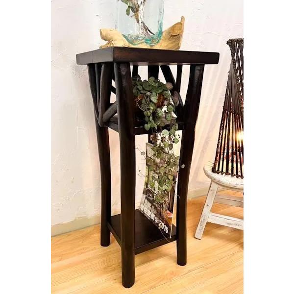 当店の実店舗でも一番人気のARシリーズです！今まで無かったスクエア型の高さのあるサイドテーブルになります。コンパクトなので隙間にもピッタリ収納でき、また無垢材で出来ておりますので、重い物も 平気で載せられちゃいます！テストで20kgの重りを...