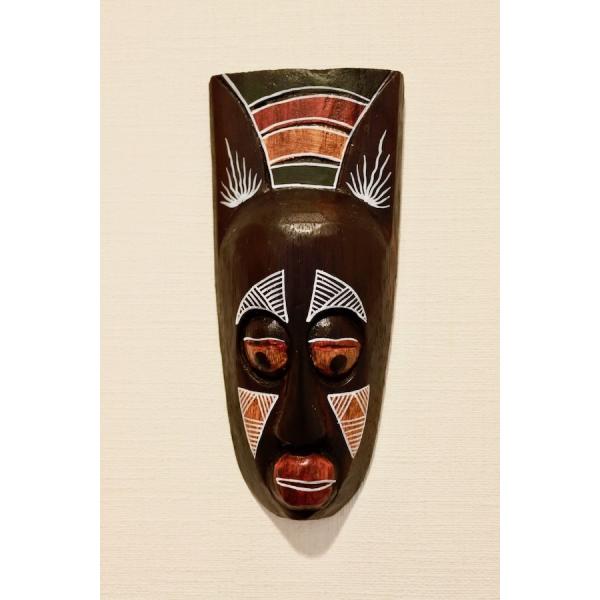 【サイズ】■サイズ：約高さ２０ｃｍ×幅９ｃｍ×奥行３ｃｍ【素材】■材質：天然木【コメント】●かわいいアフリカンミニマスクが入荷しました☆小さめサイズなのに存在感抜群♪１つ飾るだけでインテリアの上級者☆お部屋のアクセントにもなるおしゃれアイテ...