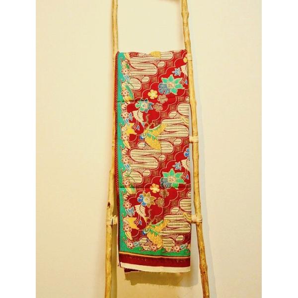 【サイズ】■バティック布サイズ：約・幅２３５ｃｍ×１１０ｃｍ【素材】■材質：コットン【コメント】■大人気のバティッククロスが新入荷いたしました☆着物のような生地感のとても柔らかい素材のインドネシアコットンです！ダイナミックな模様と美しい色彩...