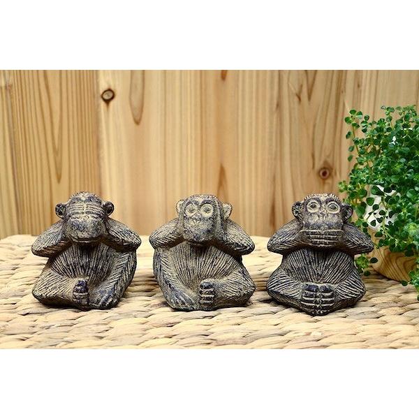 【サイズ】■全体サイズ：約　幅９ｃｍ×奥行９ｃｍ×高さ１０cm【素材】■材質：コンクリート製像（アンティーク仕上げ）【コメント】●人気の見ざる・言わざる・聞かざるセットが入荷しました！世界的にも”Three wise monkeys”として...