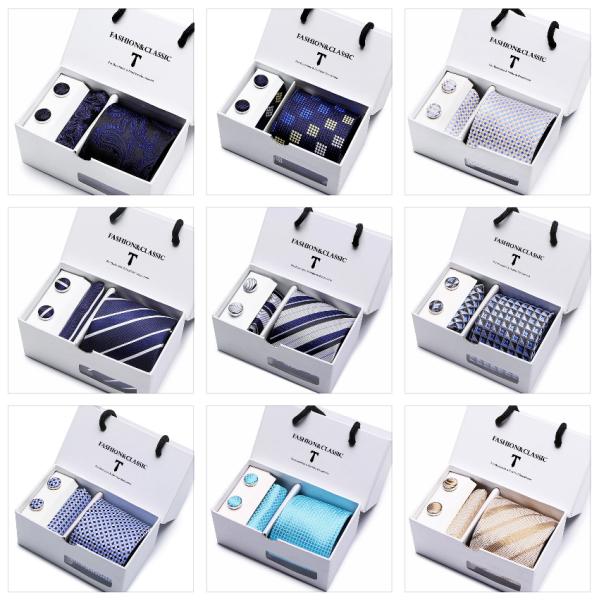 ネクタイ -ポケットチーフ -カフスボタンがセット-収納箱になった4点セット ネクタイ -ポケットチーフ -カフスボタンがセット-収納箱になったとてもお得な4点セットです。  シルバー系を中心にシンプルでかっこいいデザインを販売しております...