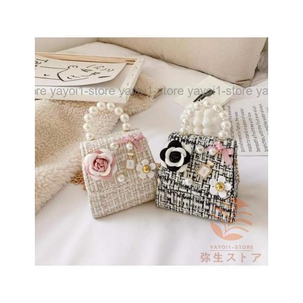 お花のコサージュが上品で可愛いミニバッグですバッグ情報横12cm 高さ11cm 奥行き8cm肩紐123cm 重さ0.16kg生産国：中国素 材：綿、麻他【注意事項】※商品のデザインはロット数、生産数によって予告なく変更がございます。文字やデ...