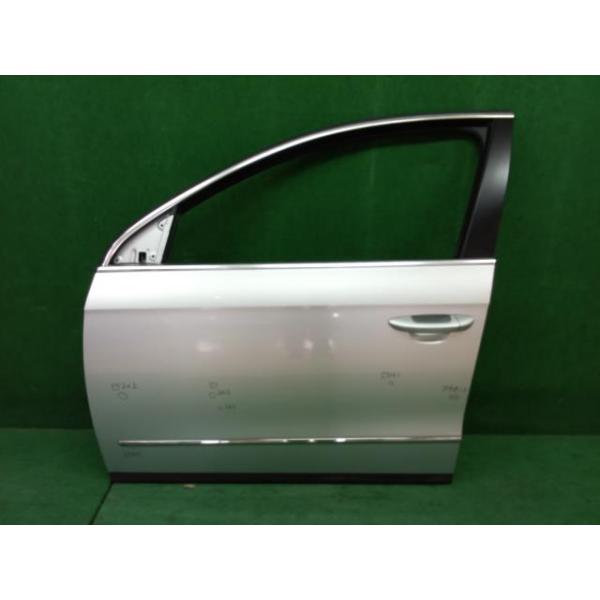 **** 商品説明を必ずご確認ください ****部品管理番号：000064449713200部品メーカー：SOLIVERメーカー純正品番：3C4831055J部品名：左FドアASSY部品メーカー品番：M40部品区分：リサイクル品車名：VW ...