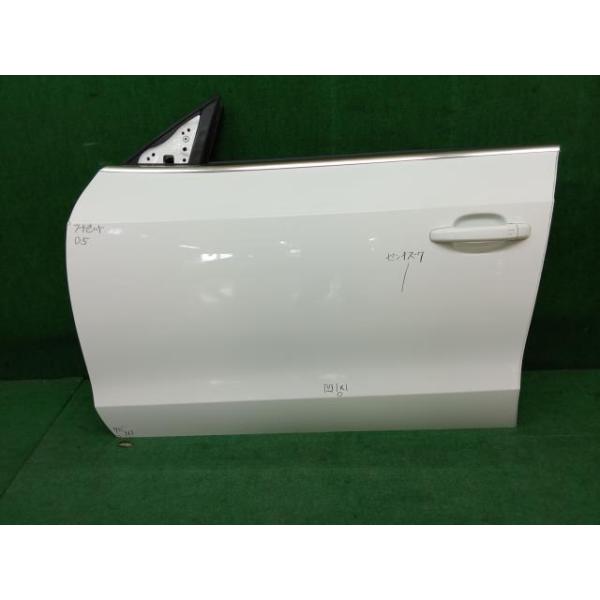 **** 商品説明を必ずご確認ください ****部品管理番号：000064468213200部品メーカー：SOLIVERメーカー純正品番：8T8831051C部品名：左FドアASSY部品メーカー品番：M40A部品区分：リサイクル品車名：アウ...