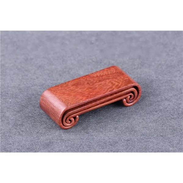 素材: レッドウッド / サイズ: 約6cm（各部） / セット内容: 3点 / 重量: 記載なし / 原産国: 中国 / 仕上げ: 手彫り / 備考: 木の風合いには個体差があります / ※輸入品 / ※火気の近くには置かないでください