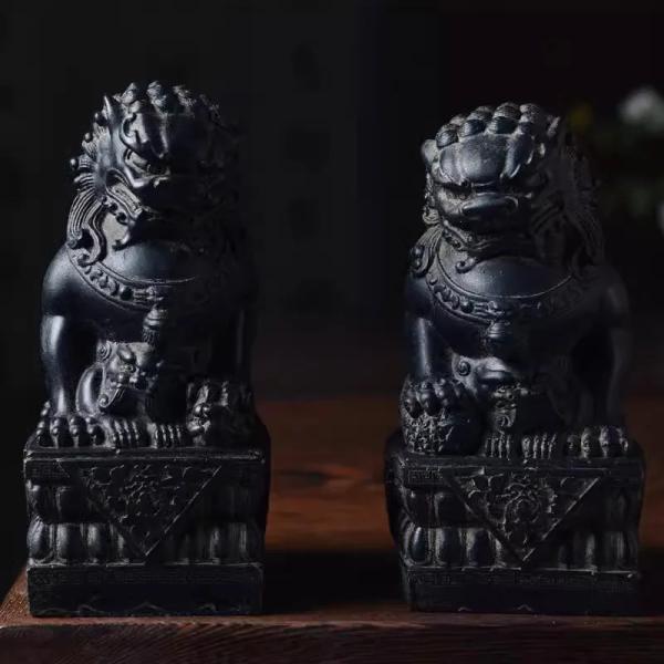 種類: 9.5X5X4.58cm / A set of two Lions素材: 石 / サイズ: 9.5×5×4.58cm（一対） / サイズ: 13×7×6.5cm（一対） / テーマ: 動物 / 原産地: 中国本土 / セット内容: ...