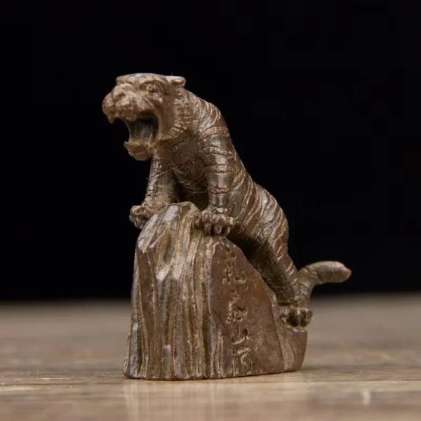 素材: ブロンズ / サイズ: 約5.5cm / 重さ: 約0.14kg / テーマ: 動物 / 関連語: オブジェ 飾り物