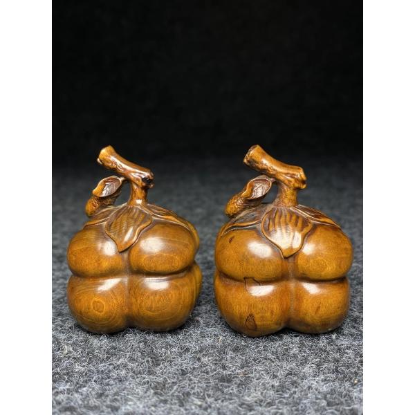 素材: ツゲの木 / サイズ: 約40x38x55mm / 重量: 約65g / 入数: 2個 / 関連語: オブジェ 飾り物