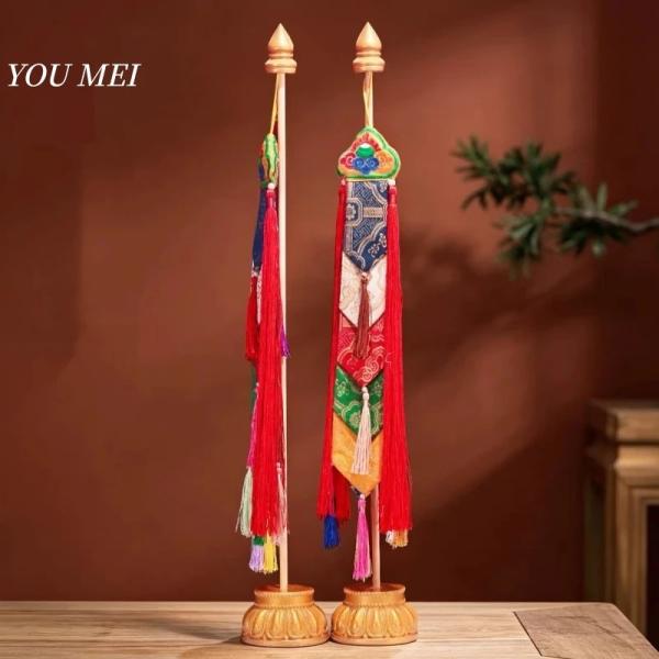 素材: 木製、絹織物 / 特徴: 刺繍 / 製法: 手作業 / 用途: 仏教装飾、インテリア / 梱包: 段ボール箱 / サイズ: 高さ68cm / 関連語: オブジェ 飾り物