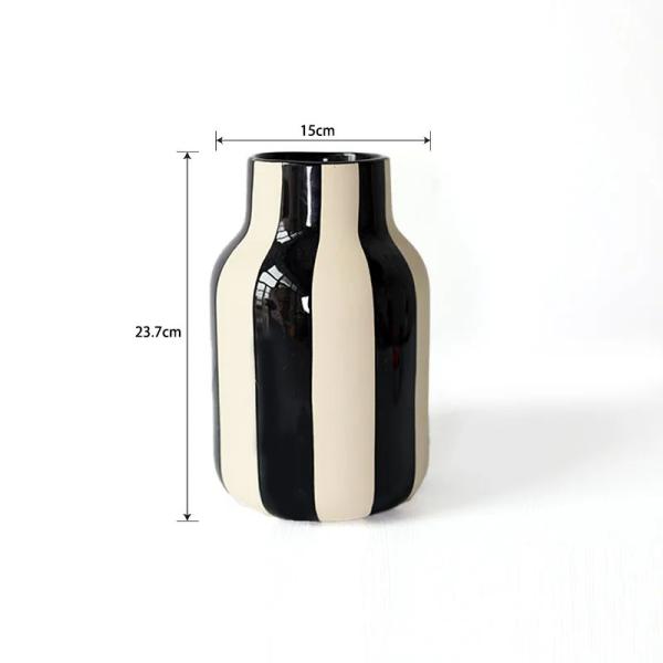 種類: ブラック素材: 磁器 / サイズ: M / スタイル: 中国伝統風 / 機能: 卓上花瓶 / 色: 赤、黒 / 関連語: 陶器 セラミック オブジェ 飾り物
