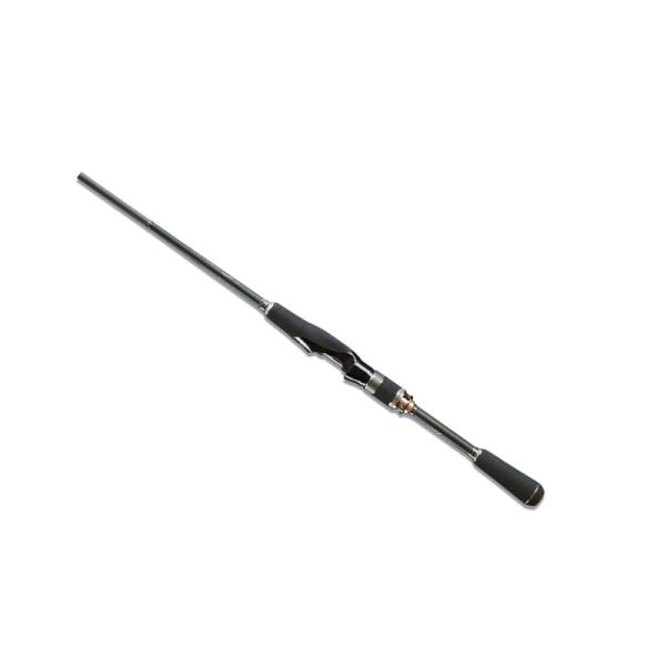 ■CKG-53LSボートからの港湾エリアでのストラクチャーゲーム、いわゆる“スト撃ち”に特化したスペシャルファンクションモデルです。5’3”という大胆なショートレングスを生み出した開発背景には、ボートキャスティングにおいて、オーバーハンドは...