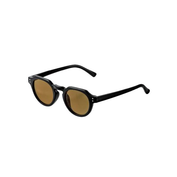 スタイリッシュで万人に似合うクラウンパントスタイルを採用。釣りに最適化された偏光レンズを搭載し、普段でも使えるデザインと実用性を兼ね備えたアイウェア。-　カラーラインナップ　-ダークグレー/ブルーミラー光をしっかり遮断し、まぶしさを抑えた落...