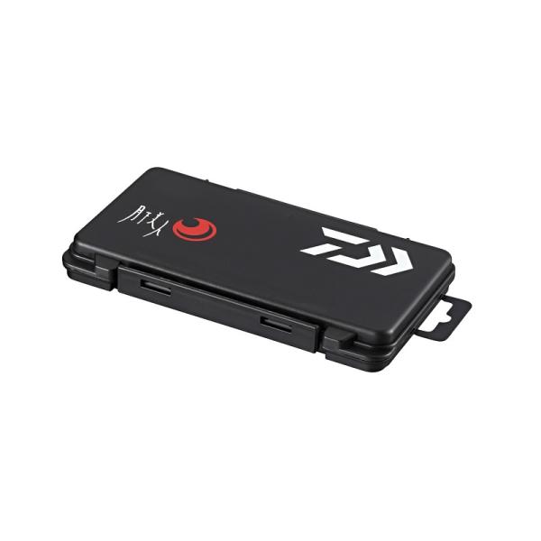 夜に咲く花は、輝きを増し続ける。2005年、DAIWAのラインナップに初めて登場したライトソルトゲーム専用タックル『月下美人』。艶やかに咲くその花のように月下美人は舞い、アングラーは躍動する。身近なターゲットでありながら、時には極めて繊細な...