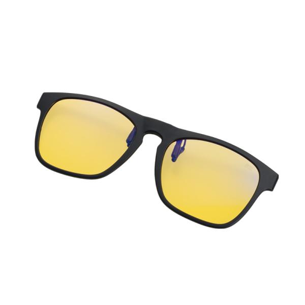 眼鏡に取り付ける軽量な前掛けタイプ、跳ね上げ式のクリップオンいつも使用している眼鏡の上から、クリップで挟むように着脱できる軽量な前掛けタイプ。光量が足りず薄暗くて見づらいシチュエーションでは跳ね上げて使用可能。省スペースで携行に便利なコンパ...