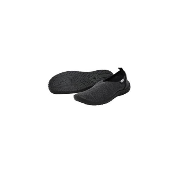 ビーチシューズは水はけが良く、しっかりと足にフィットし脱げにくい。また海辺や川辺、水中にある物や、貝類、石、尖った岩などの危険なものから足の裏を保護してくれます。さらに、ソールのグリップ力も強くスリップを防いでくれます。海や川でのレジャーに...