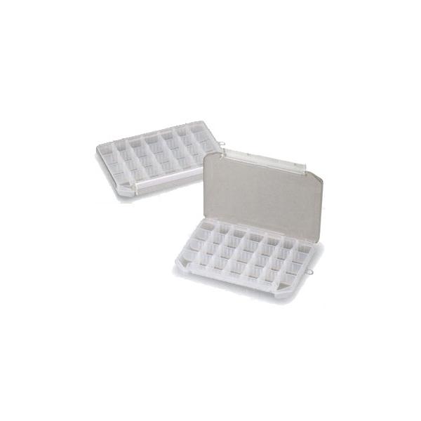 透明度があるのに超高強度！！フタと本体のクリアランスを無くし、小物の移動を極力防ぎました。●浅型タイプ●一体式フック●マイクロリブシステム●サイズ：205×145×28mm●内　寸：196×131×23mm●素　材：＜　蓋　＞ポリカーボネー...