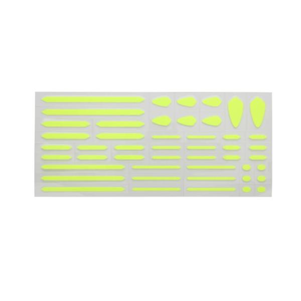 ■ルアーの視認性をアップできる強粘着タイプの転写ステッカー。■How to Use(1)使いたいシールを表面シートごと台紙から剥がす。(2)表面シートごと使いたいシールをルアーに貼る。(3)シールのみを残して表面シートを剥がす。CORMOR...