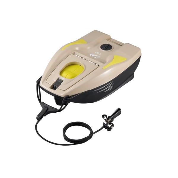 ■鮎の飛び出しを抑える「暴れん窓」搭載。友釣りにもアユイングにも最適。常にわずかな光が中に入ることで鮎を光に慣れさせ、投入時に光の急激な刺激による鮎の飛び出しを抑える暴れん窓。小ブタが途中で止まり、鮎の出し入れに便利な二段階開閉式小ブタ。水...