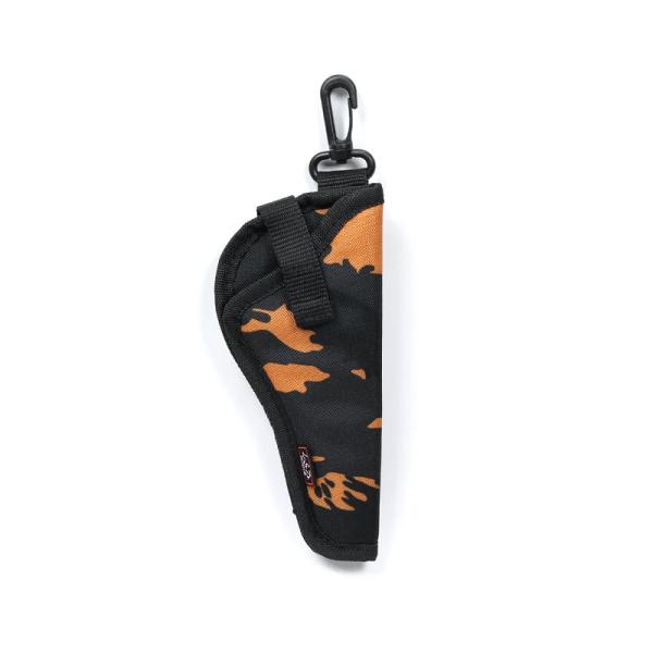 バッグやベルト、Dカンなどに装着可能。LSDカスタムベース対応プライヤーホルダー。●クッションフォーム入りで大切なプライヤーを傷や衝撃からガード。●プライヤーの飛び出しを防ぐマジックテープストッパー。●背面のアタッチメントでバッグのカスタム...