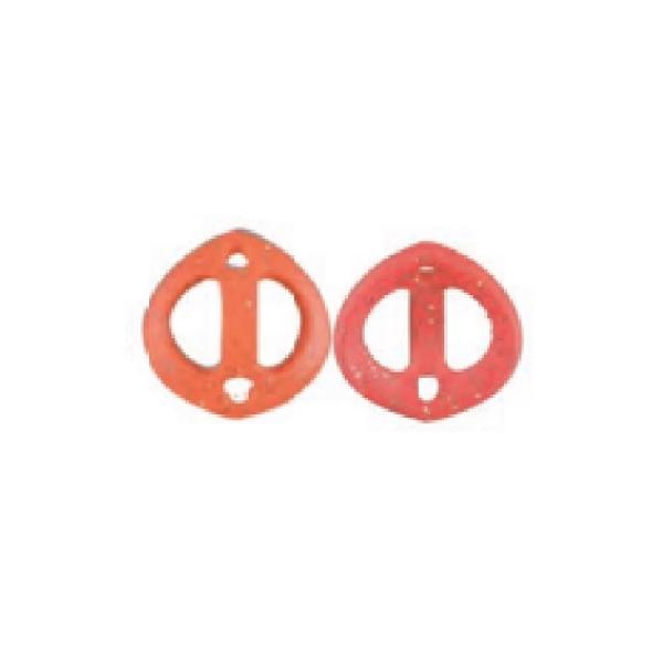 ■今度は孔が2カ所ダブルタイフーン形状でしっかりとフックを中心にホールドする。ROBLURE　BABELV3ロブルアー バベルV3●長さ:14ｍm●幅:13.5ｍm●孔:4.4×7mm●重さ:0.8g(ブラス）●カラー:かなで