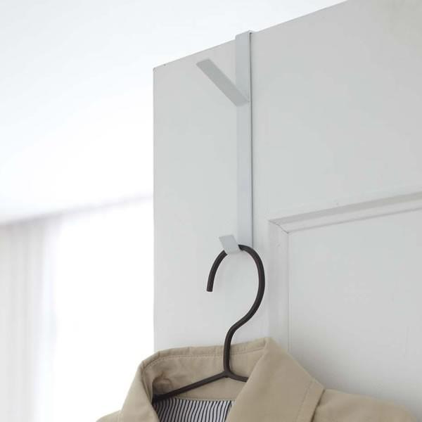 サイズ（約）:幅1.5×奥行9×高さ18+AY230cm重量（約）:80g材質:本体/スチール（粉体塗装）耐荷重（約）:2kgメーカー:山崎実業山実 yamazaki 引っ掛ける 掛ける 2連 縦型 ハンガー コート アウター キャップ マ...