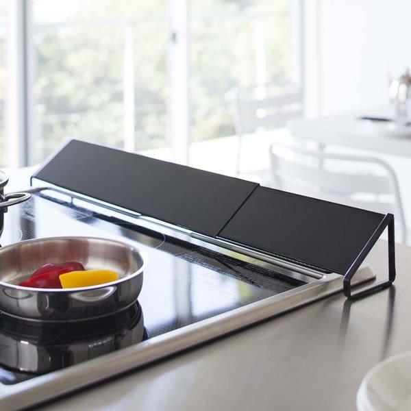 サイズ（約）:幅45〜82×奥行8×高さ7.5cm重量（約）:850g材質:本体/スチール（粉体塗装）耐熱温度:200度製造国:中国メーカー:山崎実業山崎実業 山実 yamazaki tower タワーシリーズ 排気口カバー ガード 伸縮式...