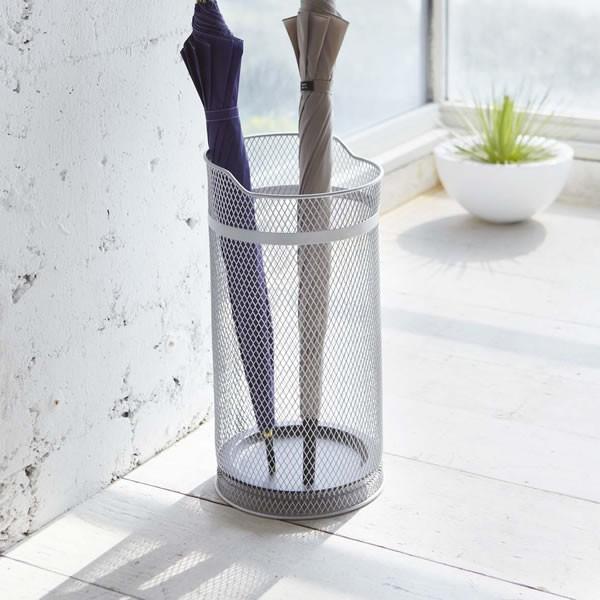 商品サイズ（約）:幅22×奥行22×高さ43cm重量（約）:900g材質:本体/スチール（粉体塗装） 受皿/ポリプロピレンメーカー:山崎実業山崎実業 山実 yamazaki 円形 ワイヤー 傘 傘立て カサ立て かさたて スタンド ラック ...