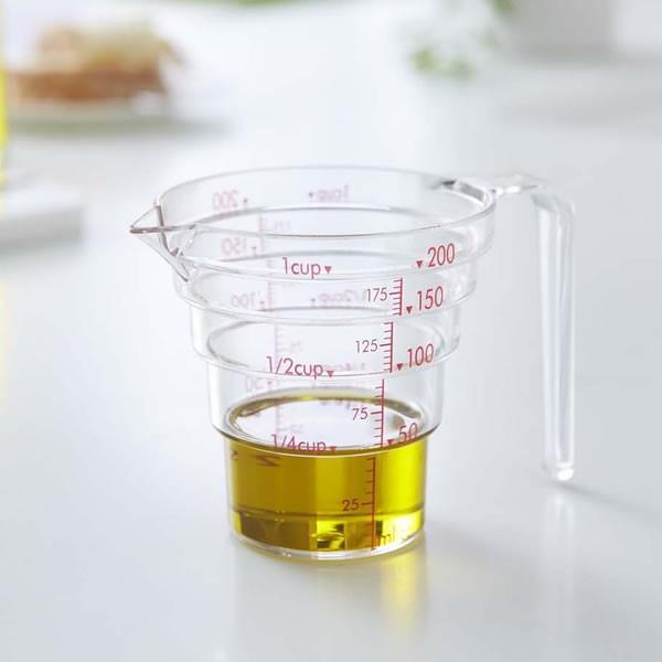 サイズ（約）:幅12.5×奥行8.5×高さ8.7cm内容量:200ml重量（約）:50g材質:本体/AS樹脂耐熱温度:100度食器洗浄機でご使用いただけます。メーカー:山崎実業山実 yamazaki 段差目盛り 透明メジャーカップ 上から見...