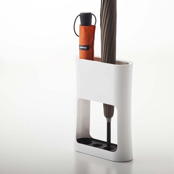 サイズ（約）:幅20.8×奥行7.6×高さ23cm重量（約）:650g材質:本体/ABS樹脂 重り/スチール（粉体塗装）メーカー:山崎実業山実 YAMAZAKI ヤマジツ 白 折り畳み傘 折りたたみ傘 長傘 可能 兼用 収納 置ける 差せる...