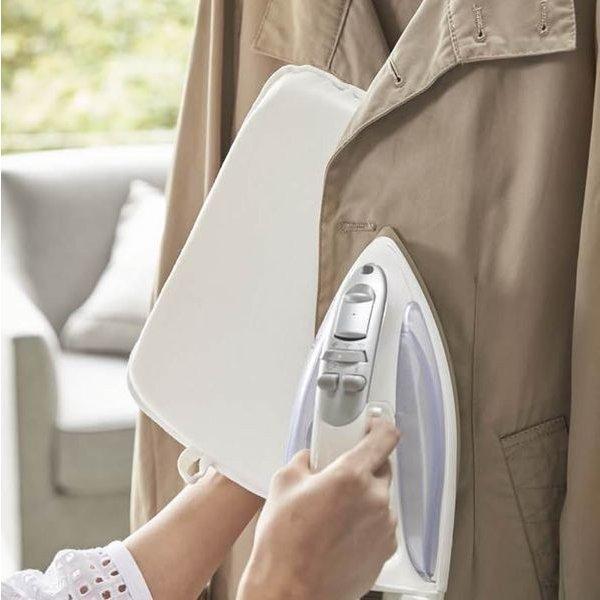 サイズ（約）:幅18×奥行4×高さ27cm材質:表面布/綿100%　メッシュポケット/ポリエステル　クッション材/ポリウレタンフォーム、フィルムシート耐熱温度:200度品番:3359製造国:中国メーカー:山崎実業山実 yamazaki 手袋...