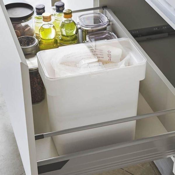 サイズ（約）:幅28×奥行16.5×高さ28.5cm材質:本体/ポリプロピレン　蓋/ABS樹脂  パッキン/シリコーン　　付属品:計量カップ/アクリル樹脂耐熱温度:90度耐冷温度:-40度品番:3375製造国:中国メーカー:山崎実業山崎実業...