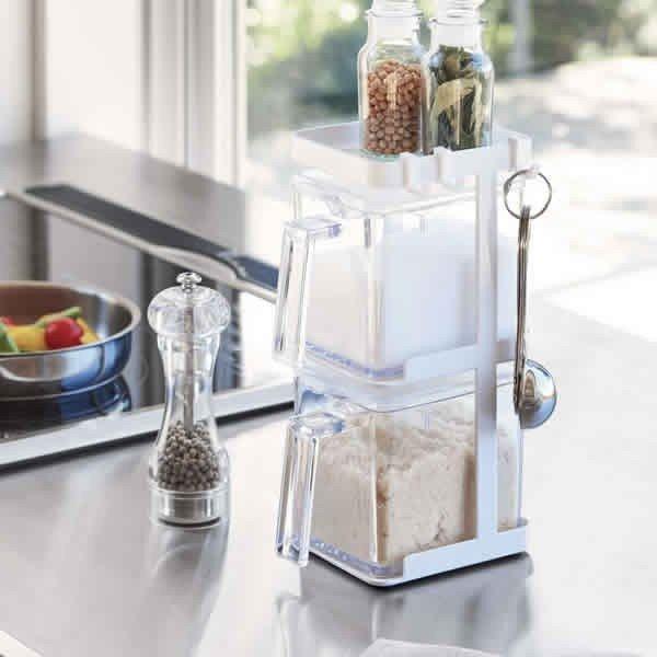 商品サイズ(約):幅9.5×奥行15×高さ25cm内寸サイズ（約）:上段/9×奥行11cm　中段・下段/幅9×奥行11×高さ11cm容量(約):調味料ストッカー650ml重量(約):980g材質:ラック フレーム/スチール(粉体塗装)マット...